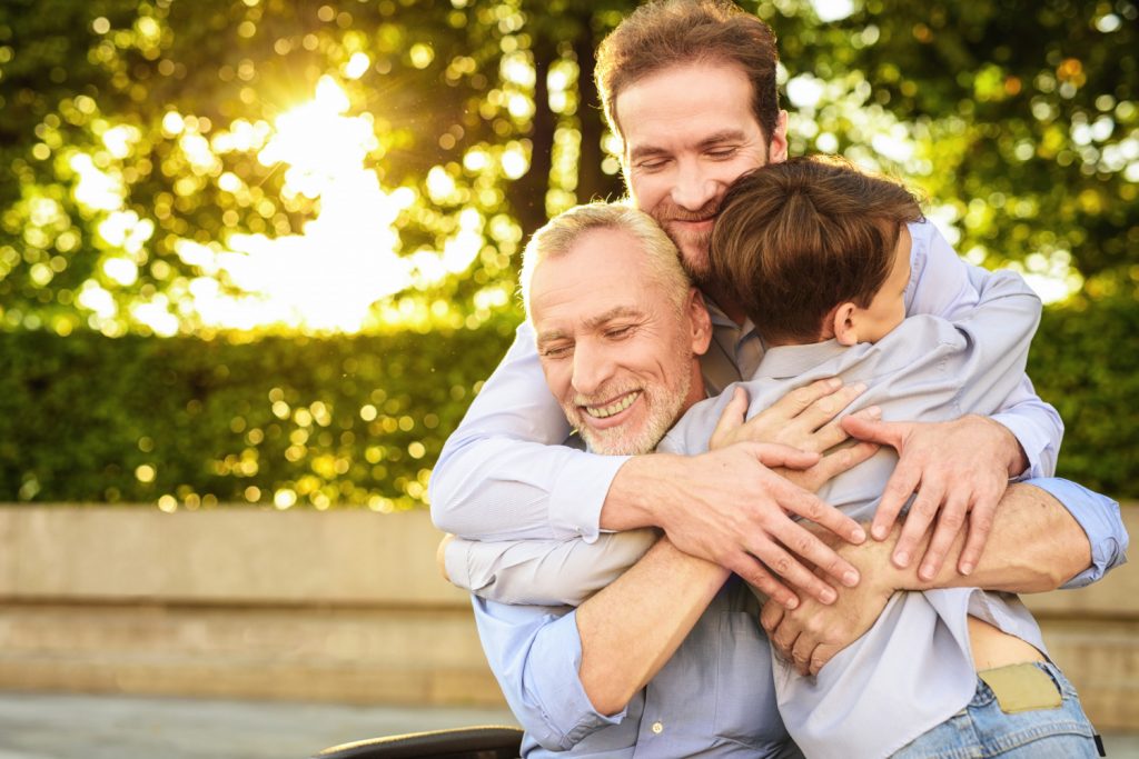 abrazos - https://medicinagaditana.es