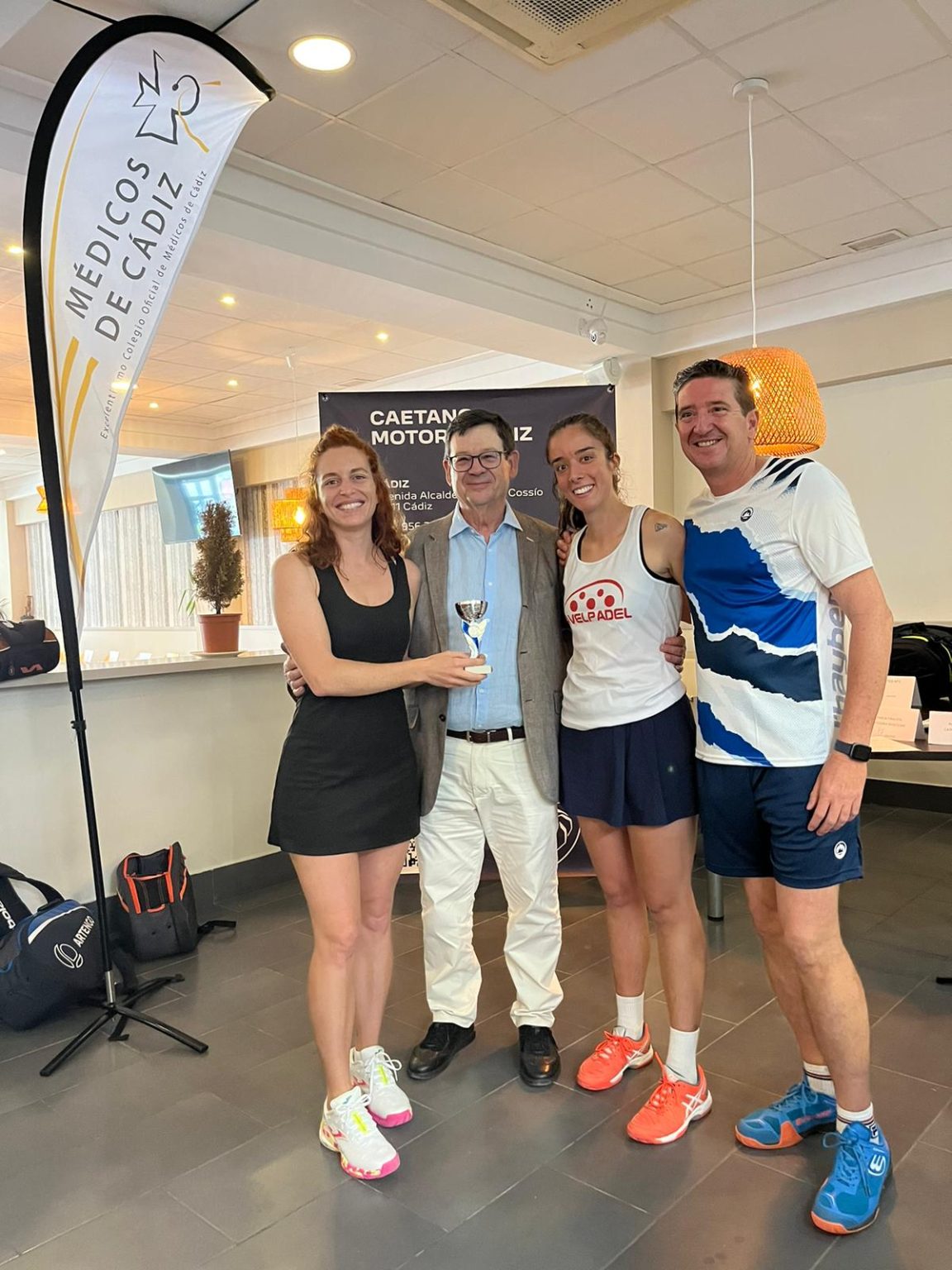 Padel Finalista femenina 2023 - https://medicinagaditana.es