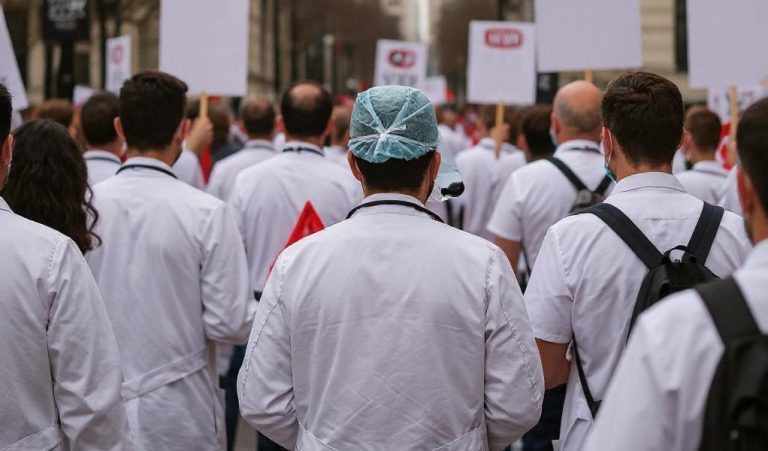 huelga medicos - https://medicinagaditana.es